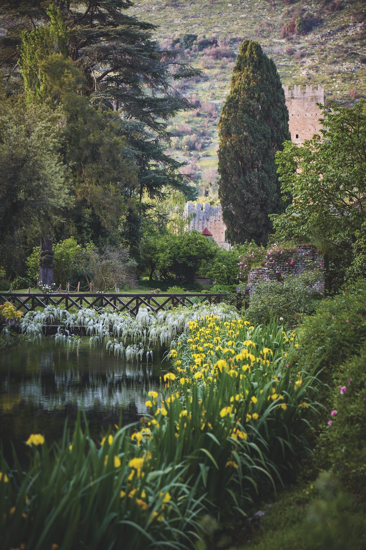 Garden of Ninfa - Flower Magazine